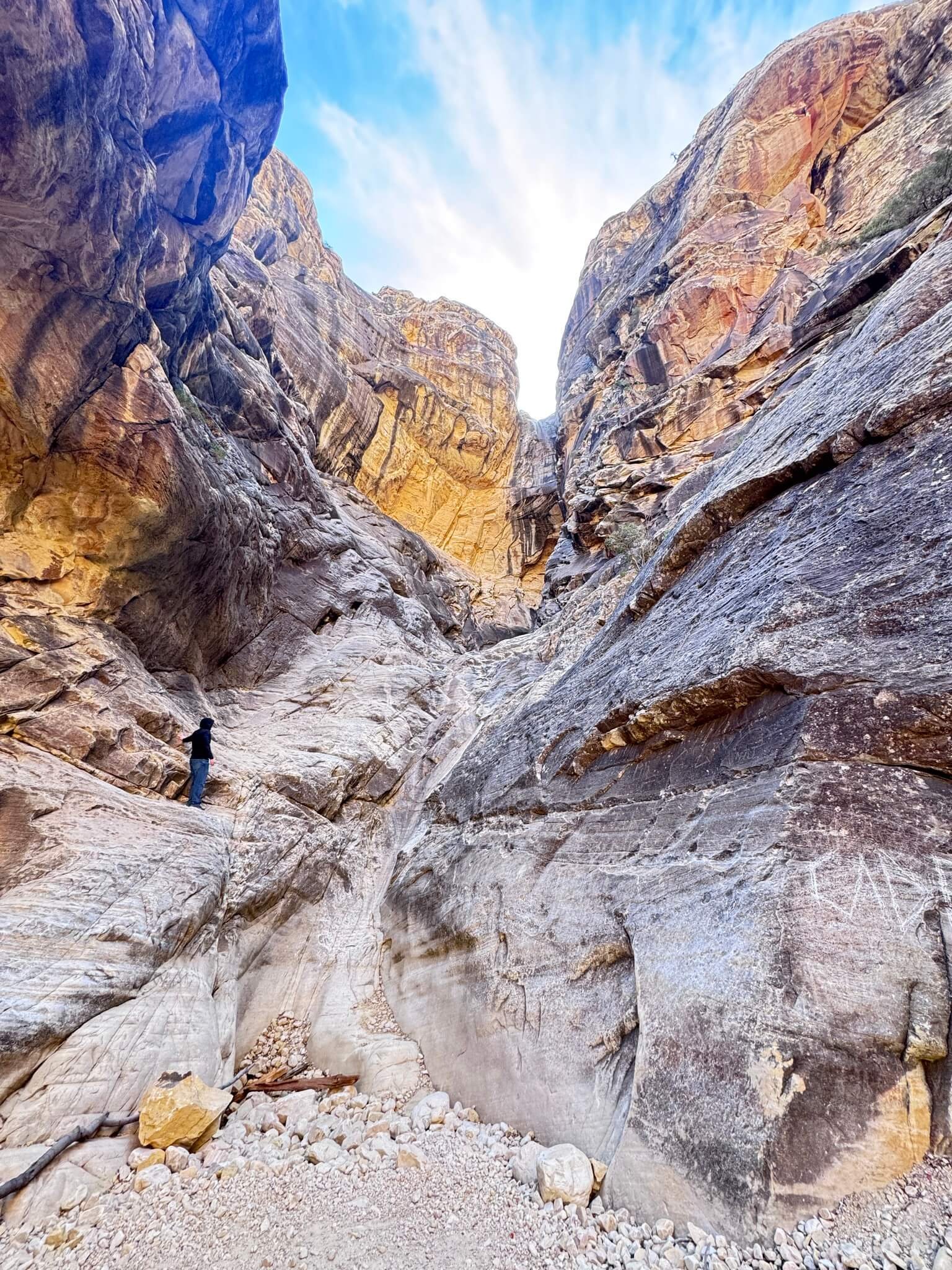 Ice Box Canyon Trail: Hike with Waterfalls and Cliffs